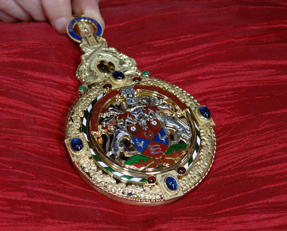 Marlborough’s precious new 18 carat gold mayoral chain goes missing in ...