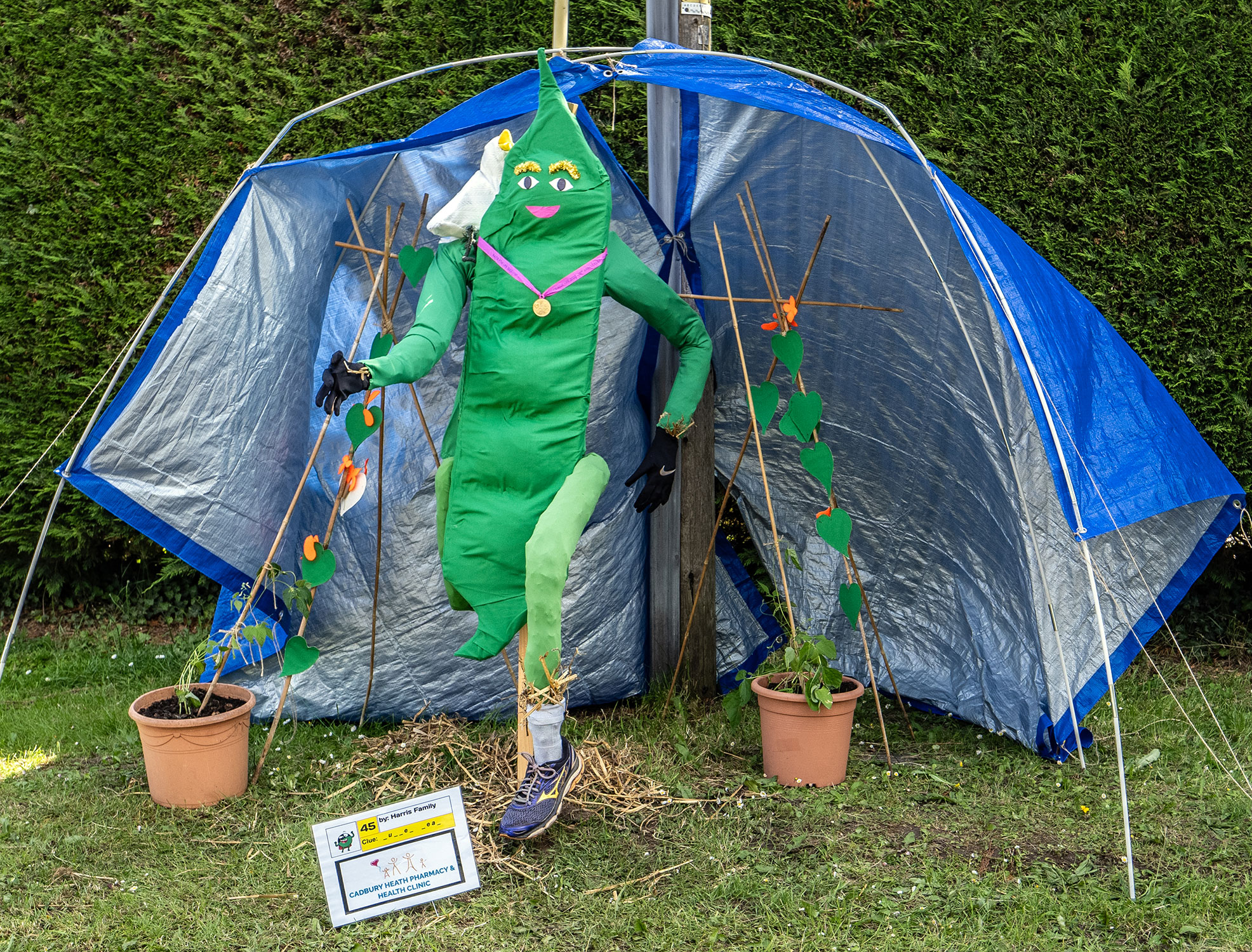 Kington Langley Scarecrow Festival raises £4,500 for local Homeless ...